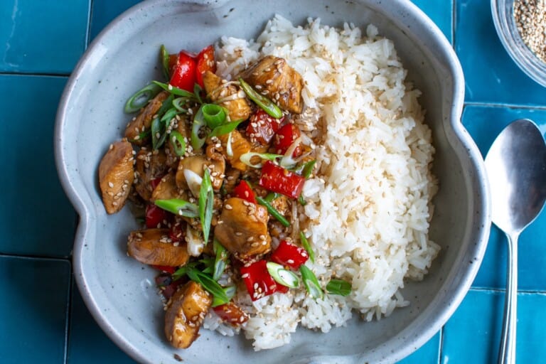 30 Minute Chinese Imperial Chicken With Garlic Rice - katesbestrecipes.com
