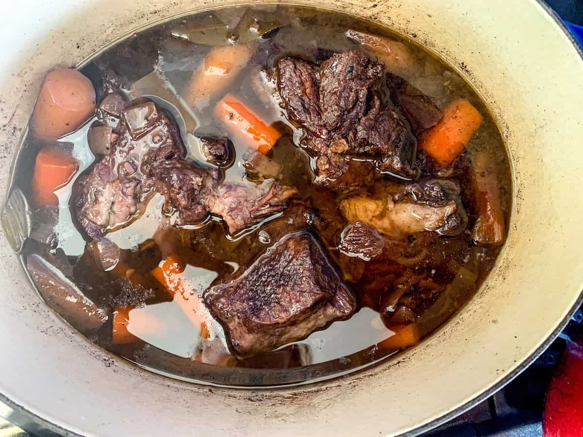 Kate's Best One-Pot Red Wine Braised Beef Recipe - katesbestrecipes.com